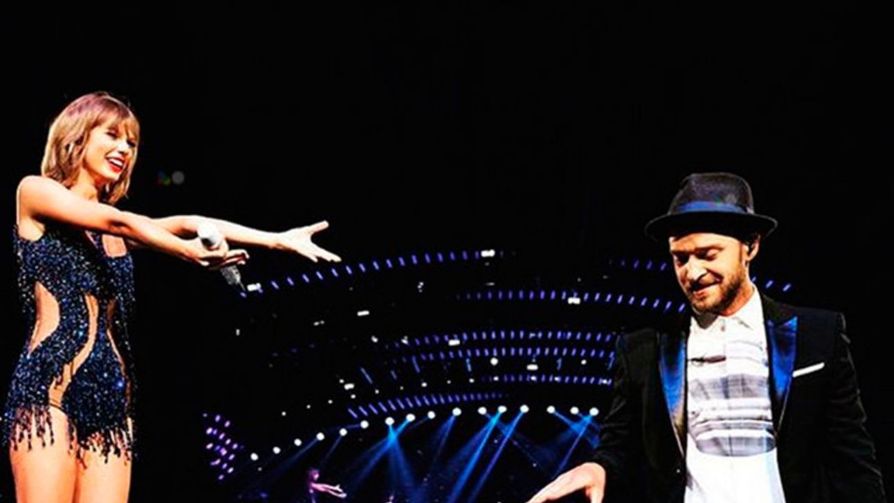 Taylor Swift en Phoebe Buffay zingen Smelly Cat | Beau Monde