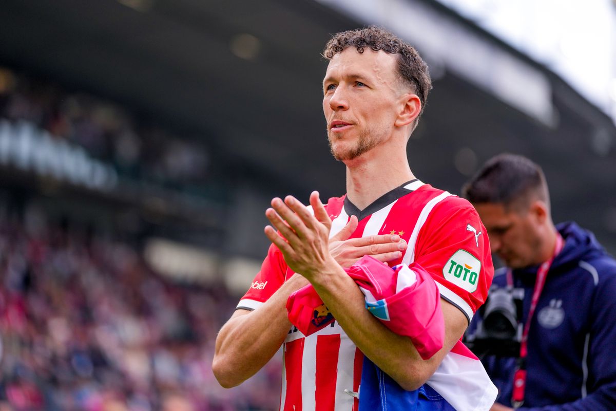 ZIEN: de bloedmooie vrouw (36) van PSV-speler Ivan Perišić | Panorama