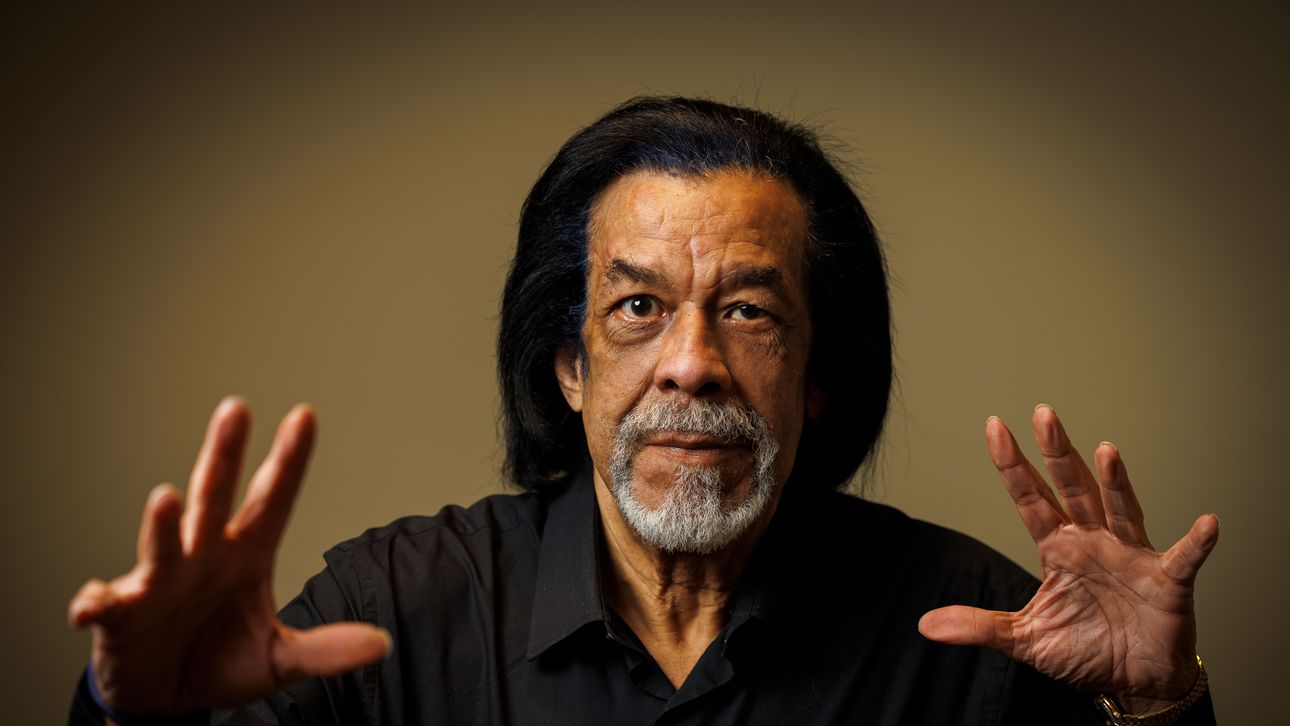 De comeback van hypnose-koning Rasti Rostelli: 'Ze doen vieze dingen ...