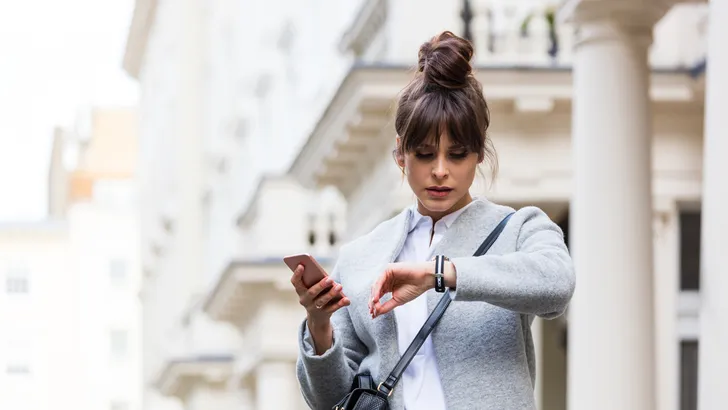 Dit is waarom mensen die altijd te laat komen 'langer' leven | Marie Claire