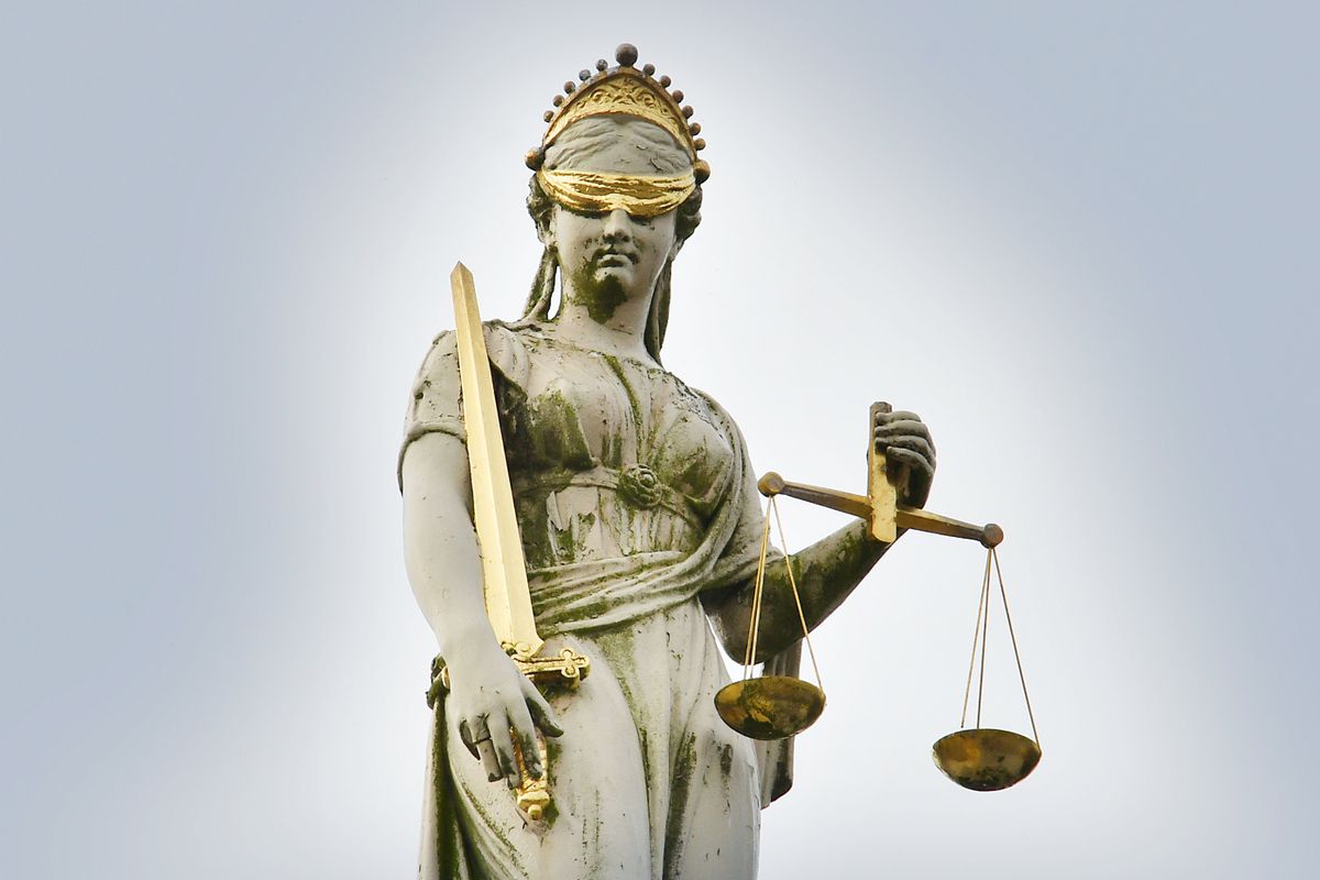 Justitie eist 6 jaar cel en tbs tegen Roelof E. voor jarenlang misbruik en uitbuiting ...