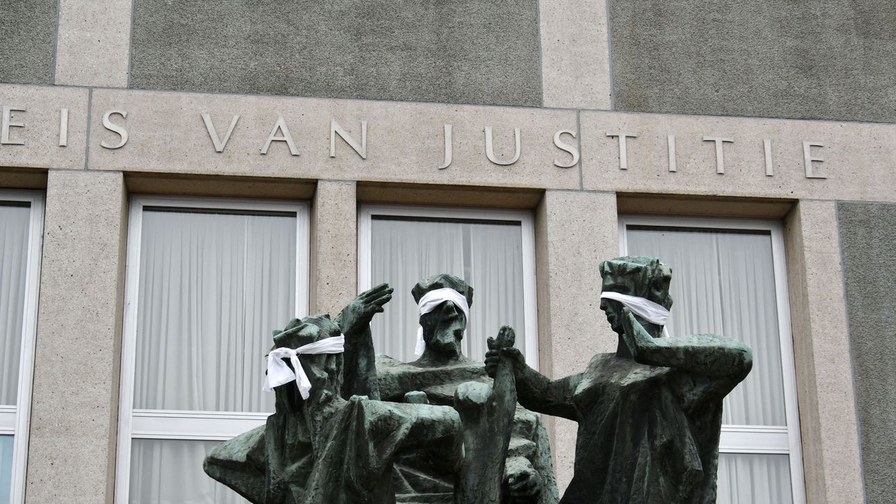 Commando Sil A. hoort strafeis: verdacht van wapenhandel en ...