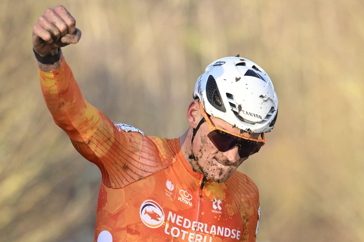 📸 De gemiddelde hartslag van een wereldkampioen veldrijden? Mathieu van ...