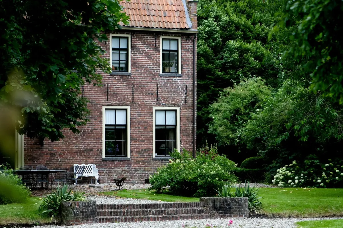 Slapen op stand: bijzondere boerderijen in Groningen waar je heerlijk ...