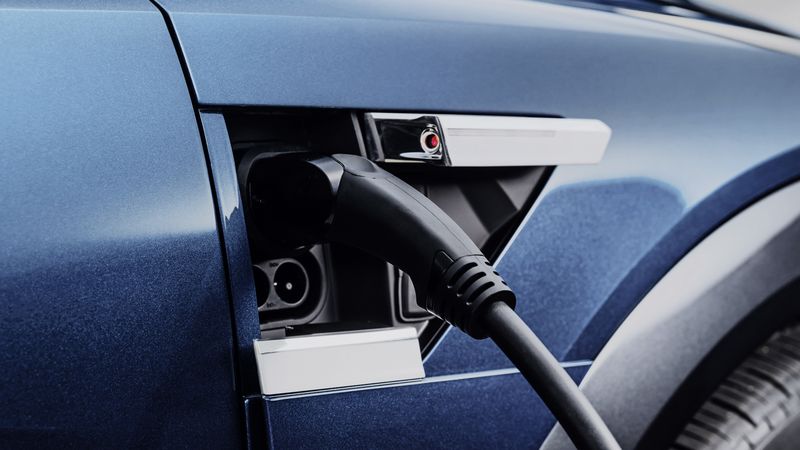 Audi: Tesla's snelladers moeten 3 keer sneller | Autobahn