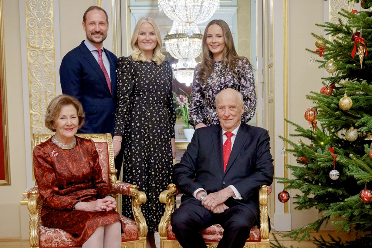 Noorse royals delen hun kerstfoto - maar waar is Sverre Magnus? | Beau ...