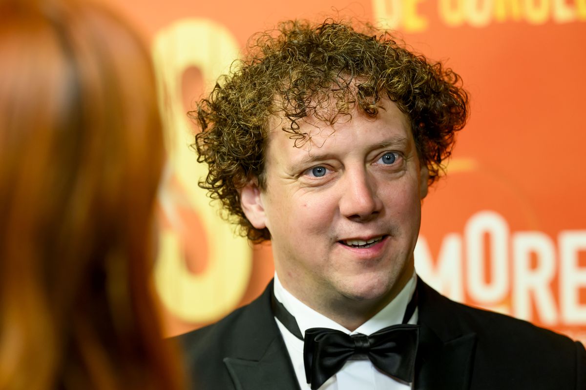 Jochem Myjer: 'Hopelijk houden 'de 3 tumoren' in mij zich nog even ...