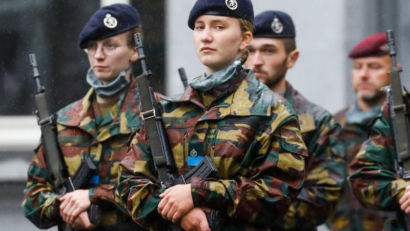 Prinses Elisabeth slaagt voor eerste fase militaire opleiding | Nouveau