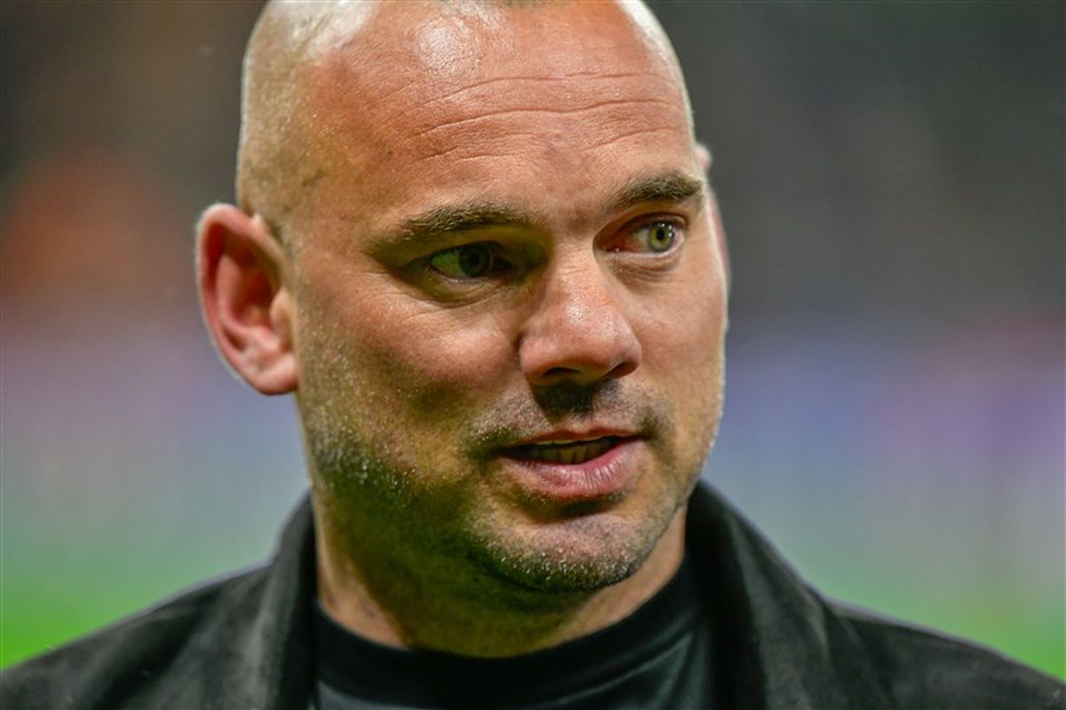 Kritiek op nieuwe, veel jongere vriendin Wesley Sneijder: 'Ze was 1 toen hij z'n debuut maakte ...