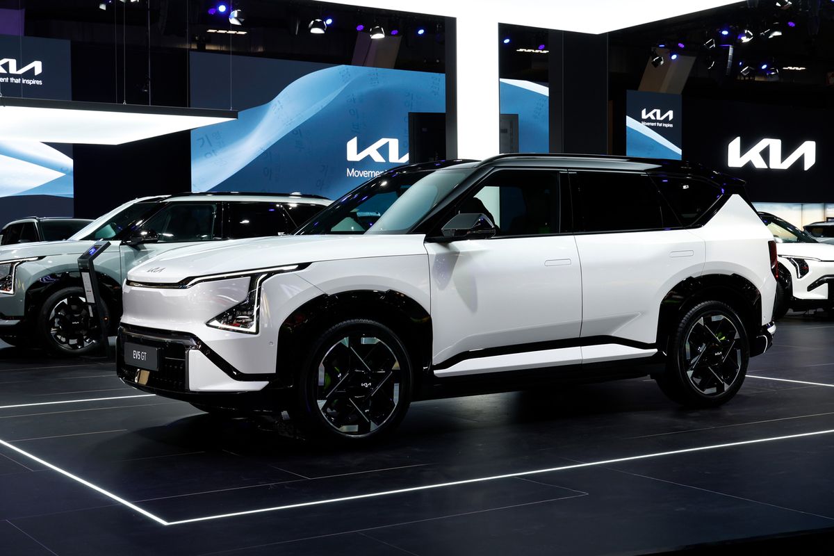 Kia lanceert nieuwe betaalbare SUV en voegt tegelijkertijd een bizarre ...