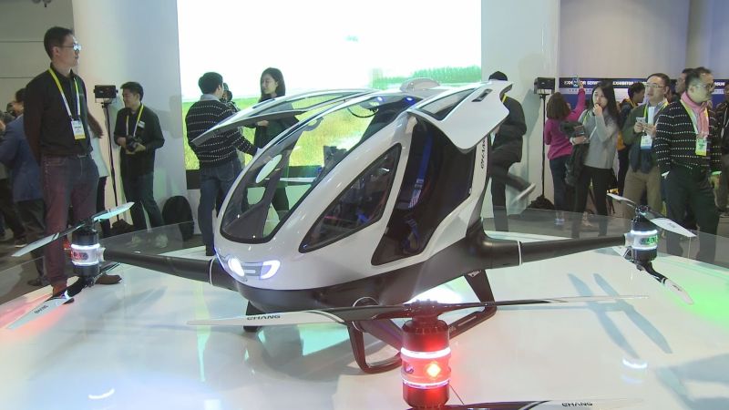 Eerste drone-taxi vliegt in Dubai | Autobahn