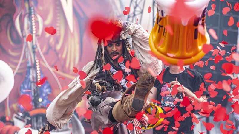 Piraterij op je party: naar Defqon met de Nederlandse Jack Sparrow | Revu