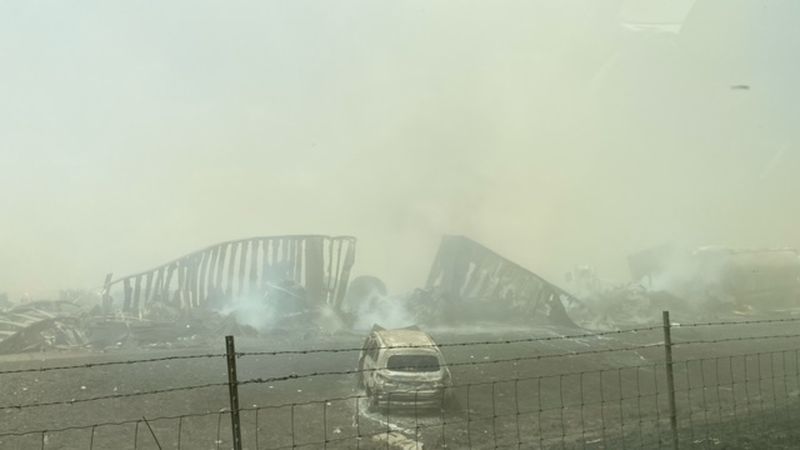 Kettingbotsing Amerikaanse snelweg levert nare post-apocalyptische ...