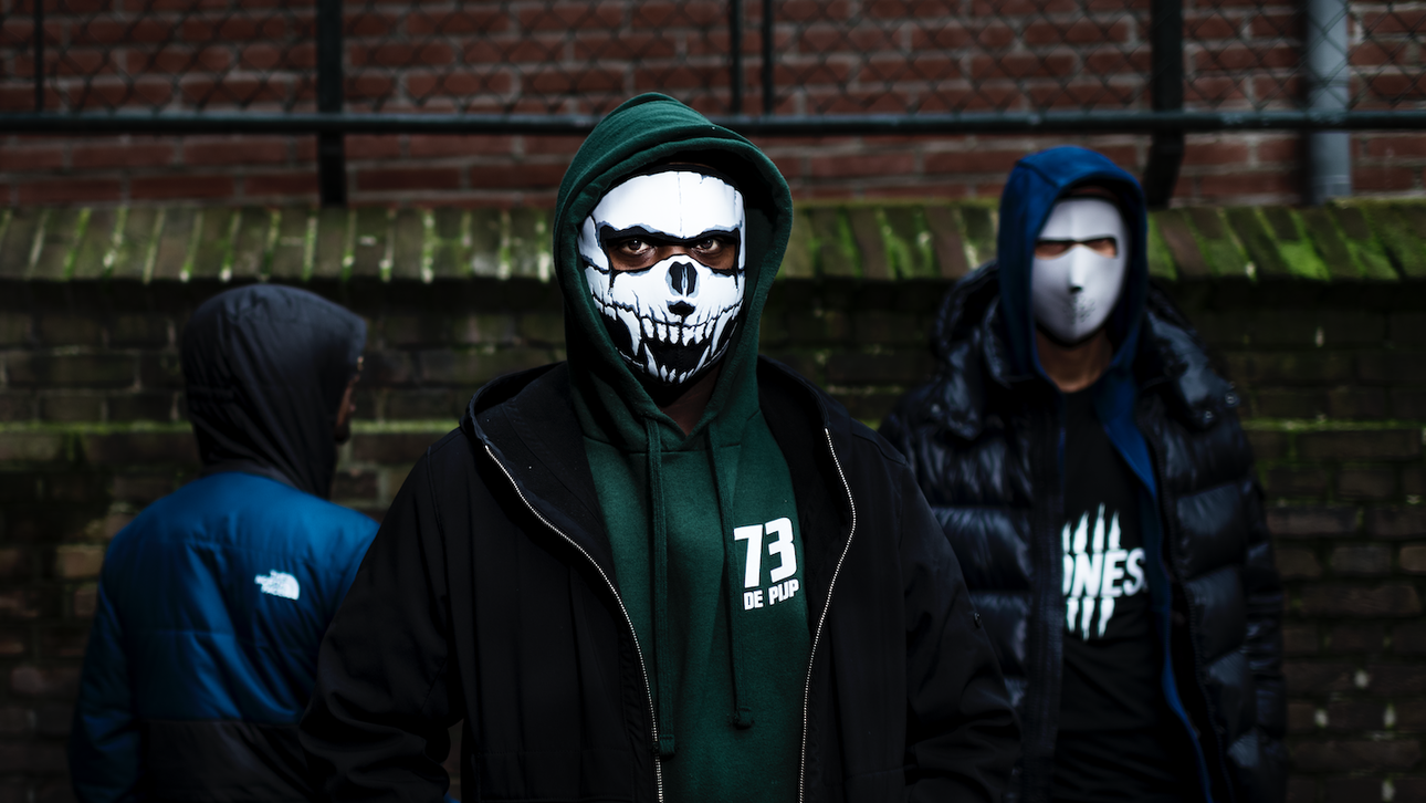 Drillrappers zwaaien met messen en vuurwapens: 17 dodelijke seconden ...
