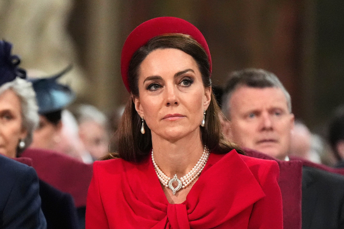 Prinses Kate in krachtig rood tijdens Commonwealth Day | Nouveau