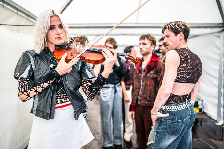 Op pad met Son Mieux: met Multicolor beleefde deze Haagse band zijn ...