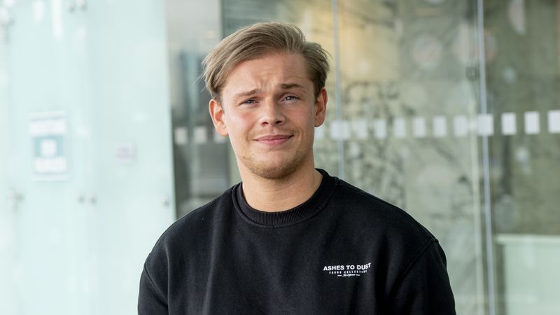 Dennis Schouten: Ik ben als kind ziek gemaakt door mijn moeder | Panorama Dennis Schouten: Ik ben als kind ziek gemaakt door mijn moeder | Panorama