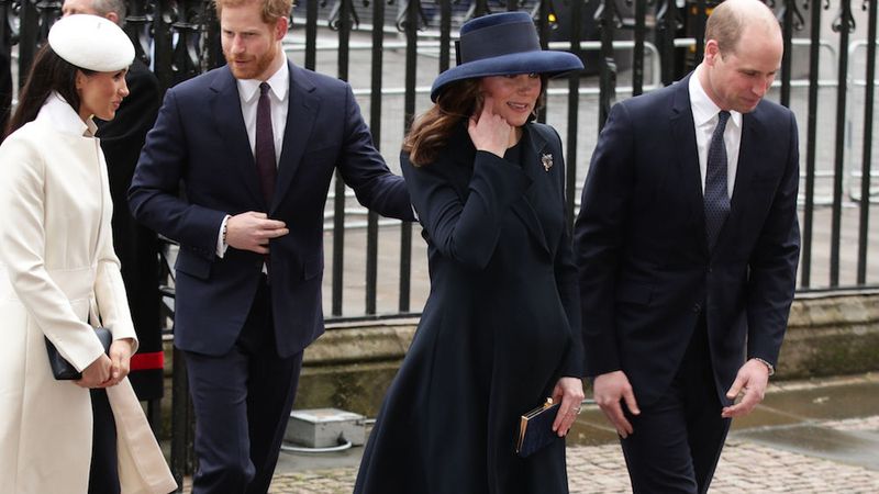 Meghan met de queen op pad | Nouveau