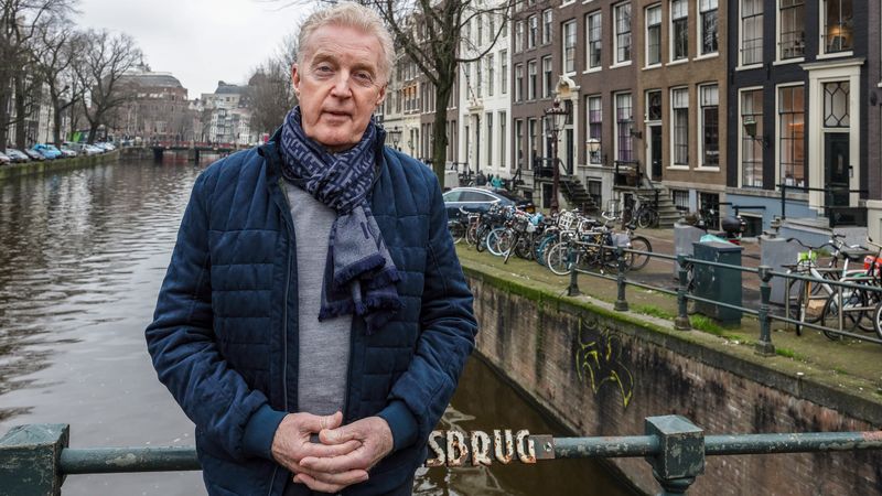 André van Duin zingt titelsong van Will Koopman film Neem Me Mee | Nouveau