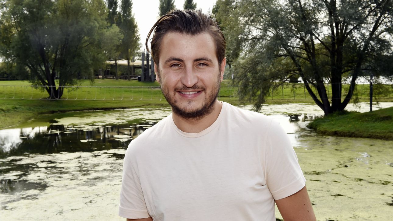 Danny Froger wordt voor het eerst vader | Panorama