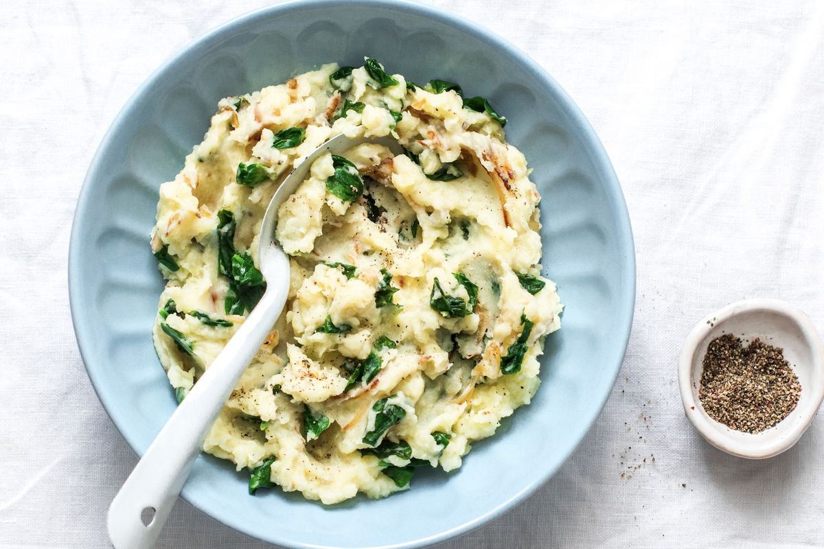 Zo maak je een gezonde stamppot met zoete aardappel, spinazie en ...