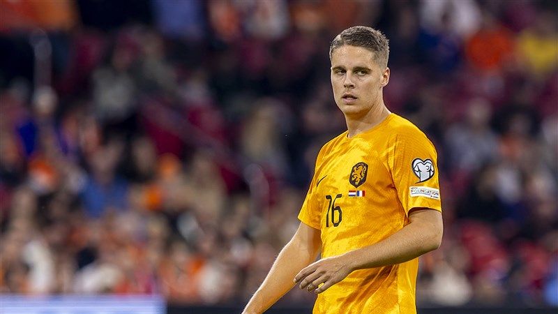 Zien: de prachtige Volendamse vriendin van international en PSV'er Joey ...