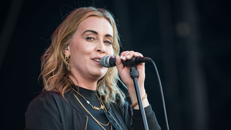 Anouk is woest en haalt uit op Instagram | Grazia