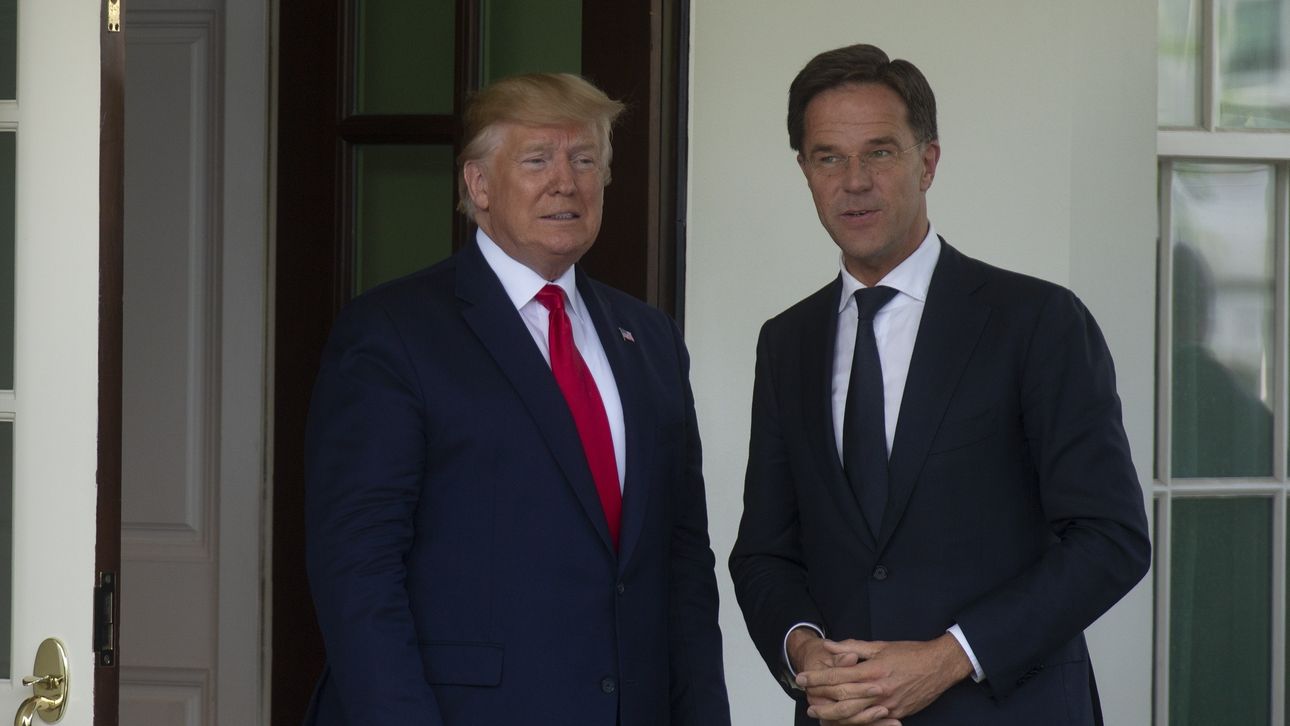 Viral: iedereen heeft het over ongemakkelijke foto's Trump en Rutte ...