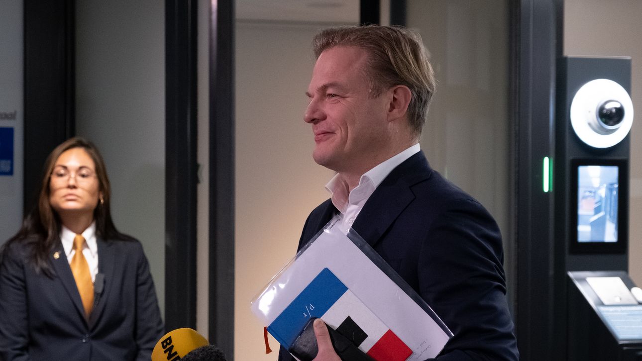 Omtzigt krijgt steun van collega's na foto met aantekeningen | Nieuwe Revu