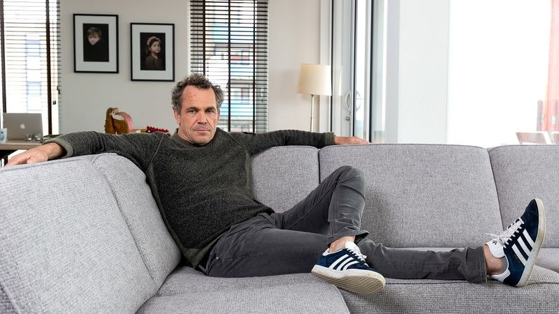 Psychiater Bram Bakker: 'Ik ben weer verliefd als een jongen' | Nouveau