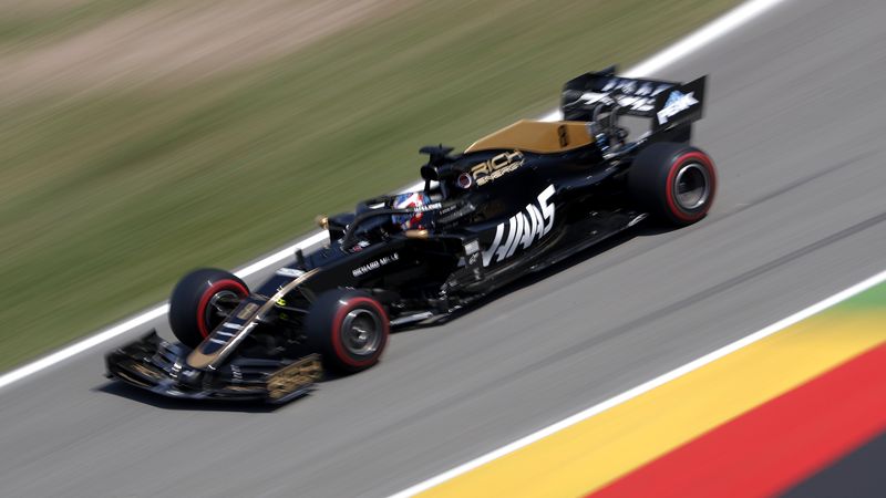 Huh? Rich Energy geeft zichzelf medaille voor livery Brad Pitt 'F1-auto ...