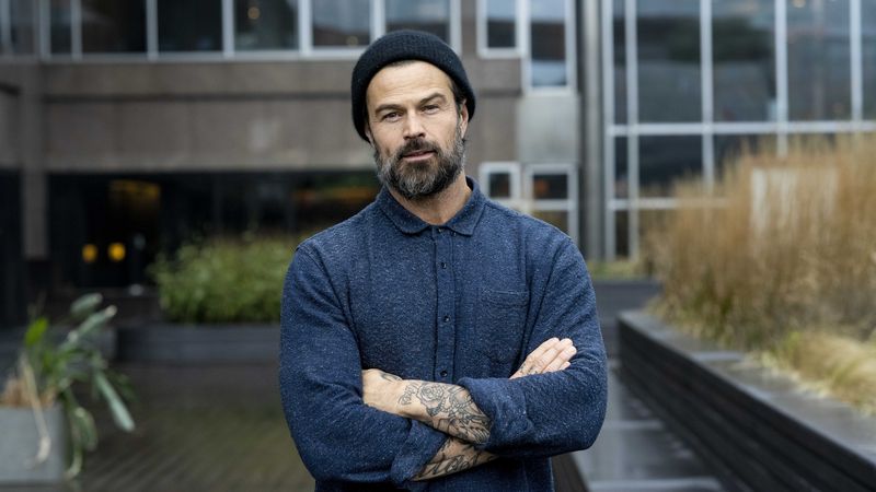 Arie Boomsma vroeger 'misbruikt door buurjongen' | Panorama