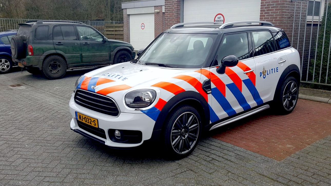 SPION: 'Politie test MINI Countryman al' | Autobahn