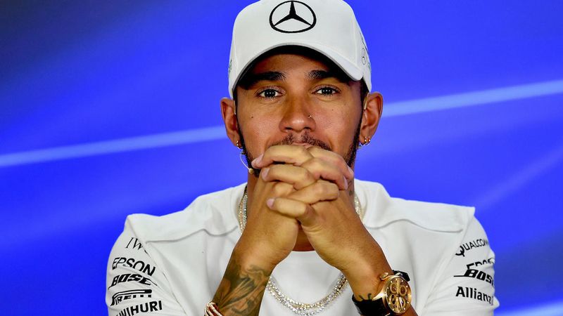 'Hamilton gaat nieuw contract t.w.v. €135 miljoen tekenen' | Autobahn