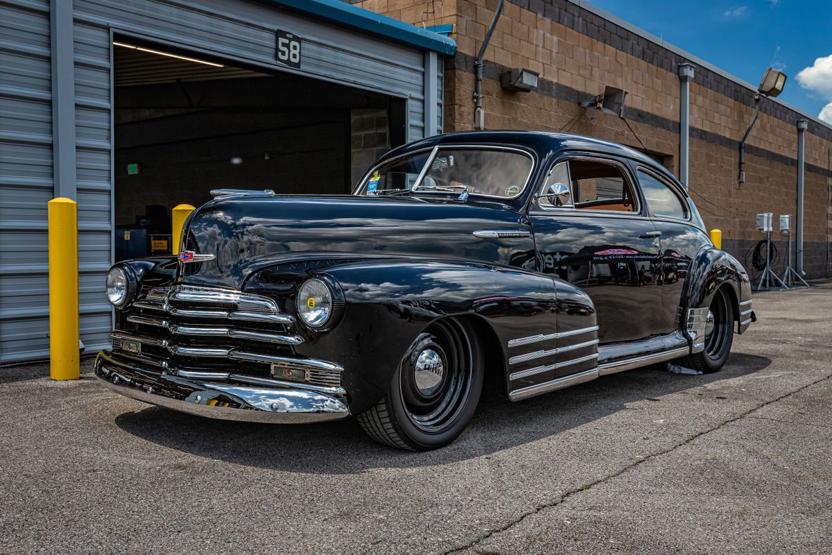 Meer dan 50 jaar verlaten: deze Amerikaanse auto komt wonderbaarlijk ...