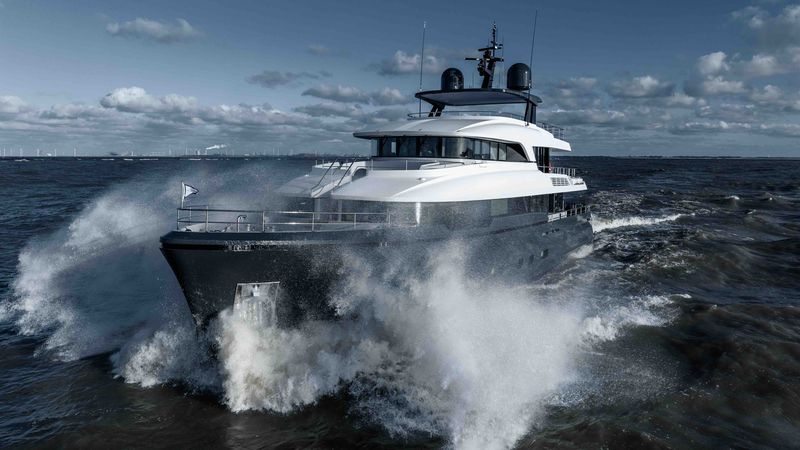 Video: 37,8 meter lang jacht Cocoon van Moonen Yachts | Nautique