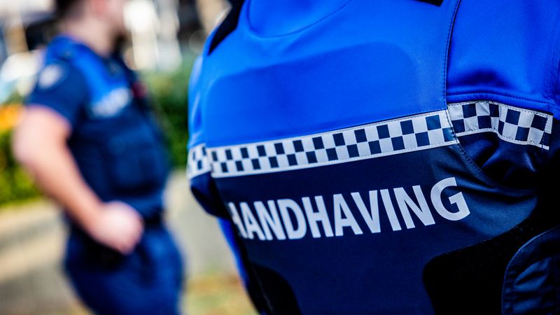 Bart Nijman: 'Diverse steden willen islamitische hoofddoeken toestaan ...