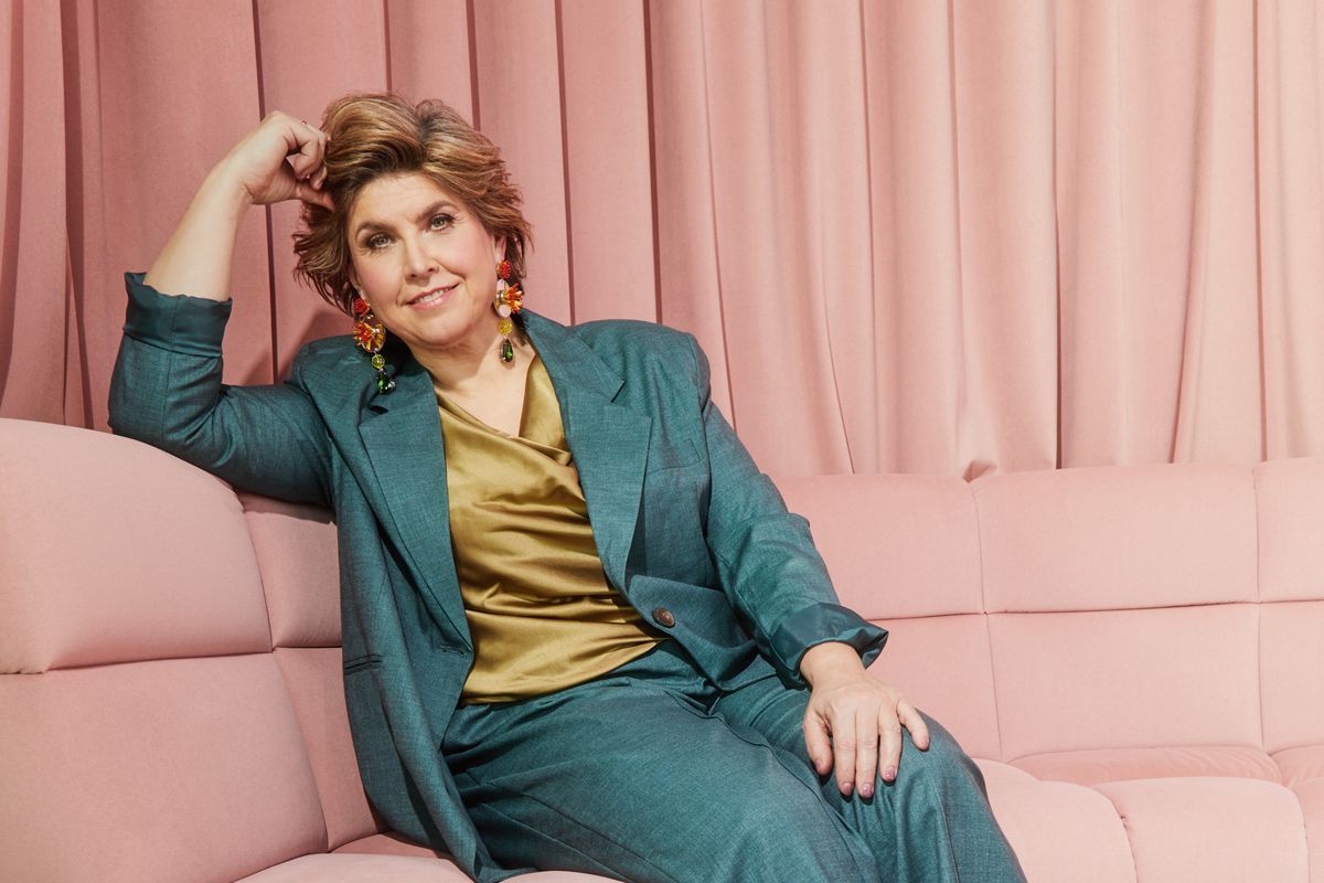 Angela de Jong over jeugd: 'In dat bekrompen dorp was de televisie mijn ...