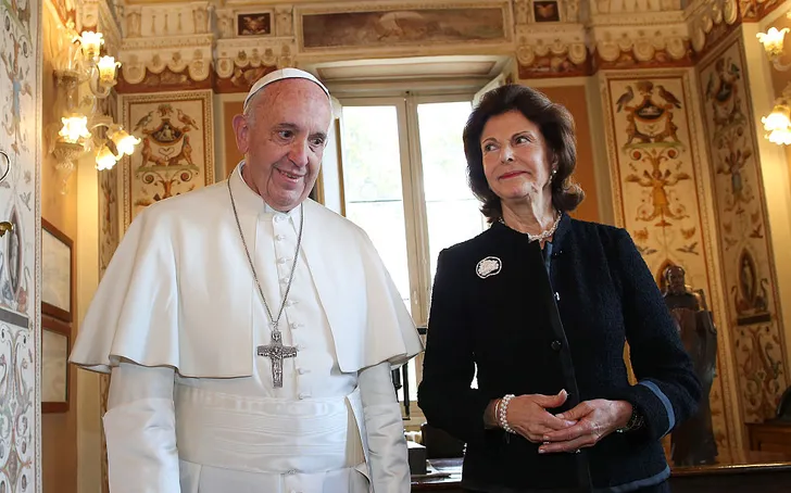 Koningin Mathilde maakt gebruik van haar privilège du blanc | Nouveau