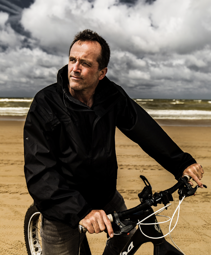 Bas van Hout: levenslessen van een Wallenkind | Revu