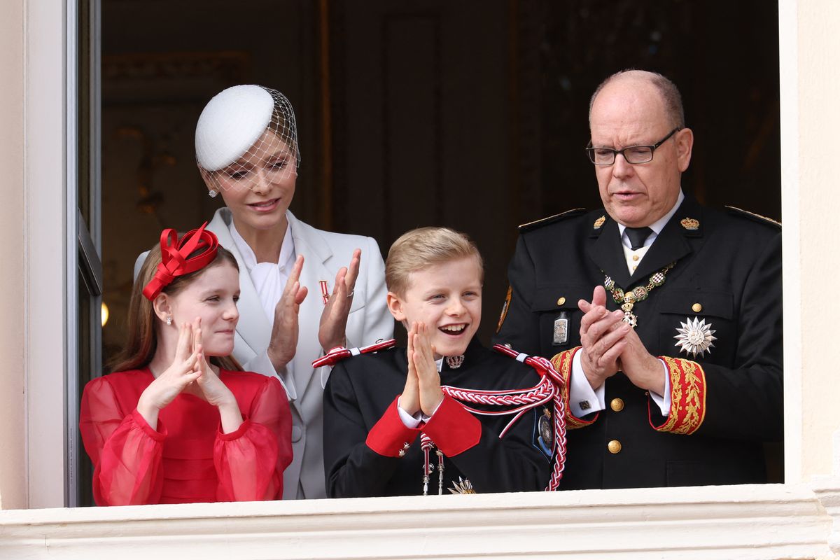 Powerdressing in Monaco: prinses Charlène steelt de show tijdens Fête ...