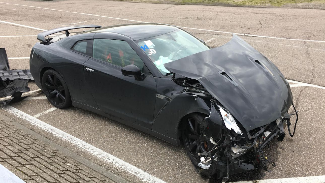 VIDEO. Nissan GT-R crasht op Zandvoort | Autobahn