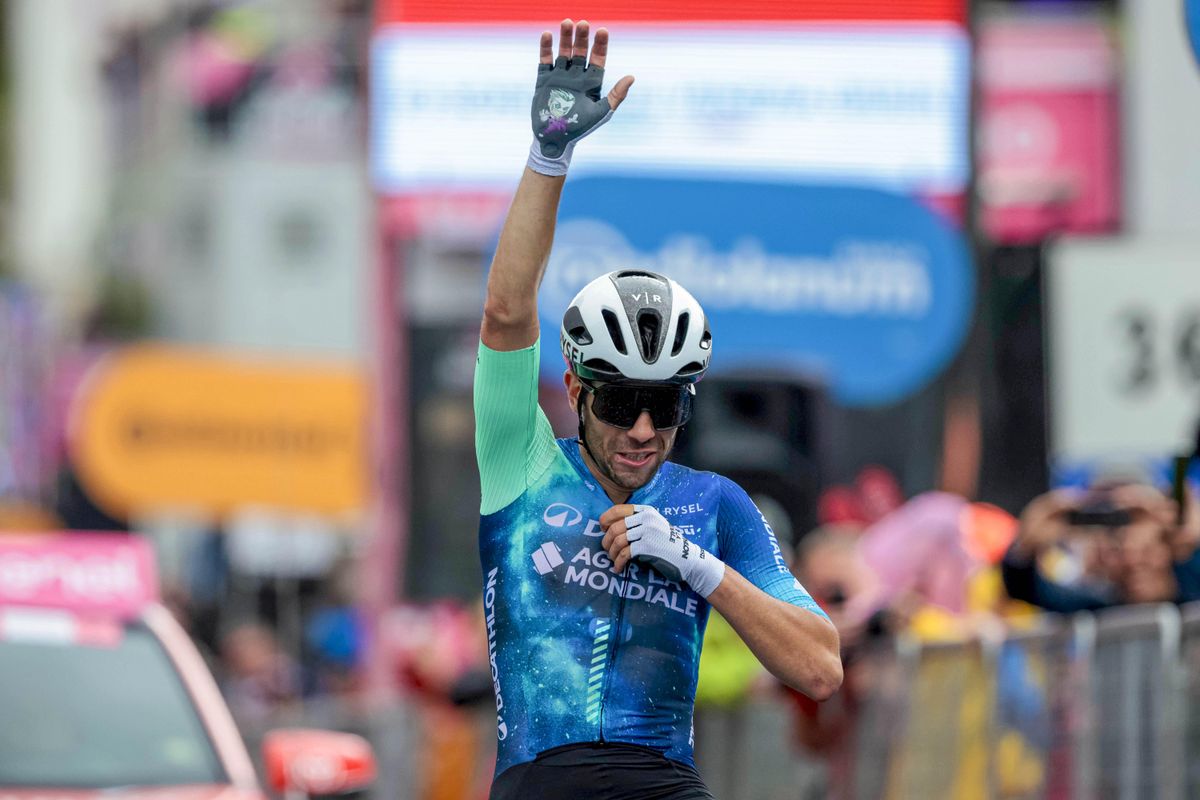 Tweevoudig ritwinnaar Giro Andrea Vendrame voor twee jaar naar Jayco ...