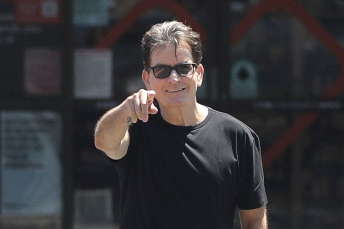 Maak kennis met Sami (20): OnlyF*ns-model en dochter van Charlie Sheen ...